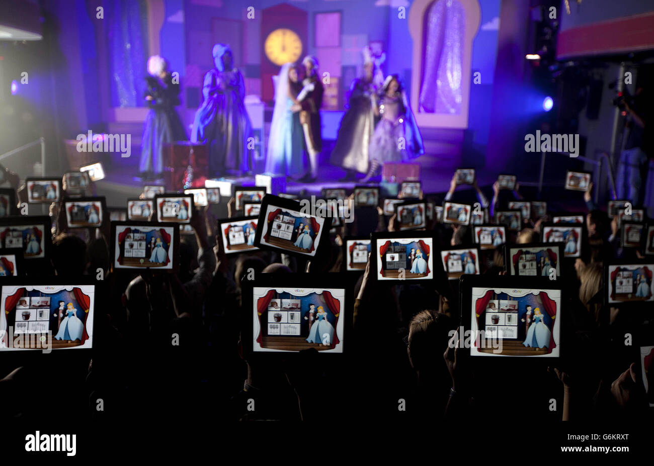 Cinderella panto pantomime hi-res stock photography and images - Alamy