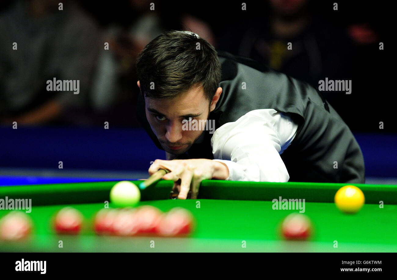 Gareth Green in action in his first round match against Judd Trump ...