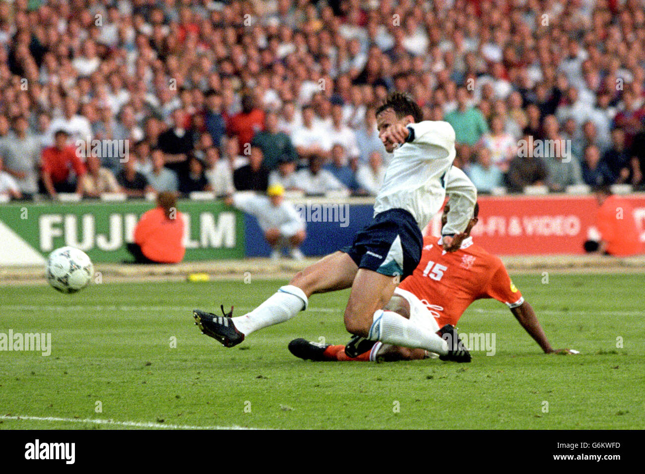 England holland wembley 1996 hi-res stock photography and images - Alamy
