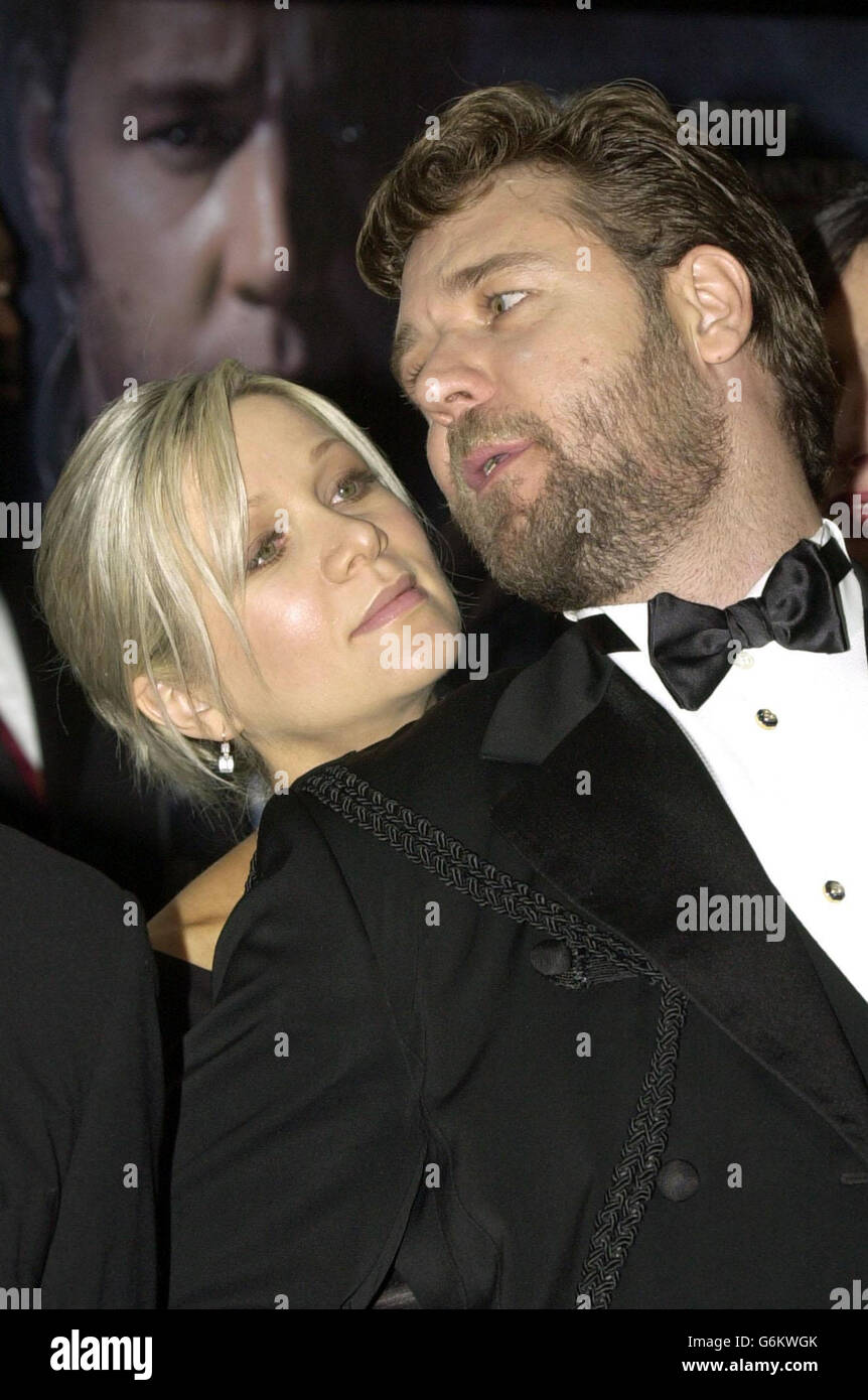 Australian actor russell crowe wife hi-res stock photography and images ...