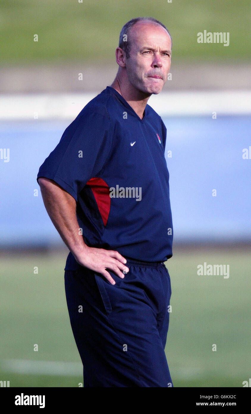 England coach Clive Woodward during England's training session at ...