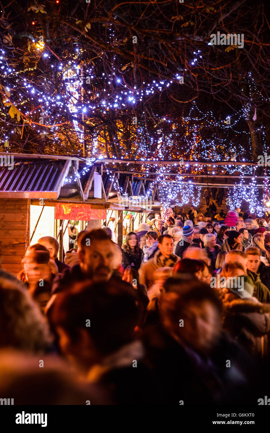 Shoppers harrogate christmas market on stray hi-res stock photography ...