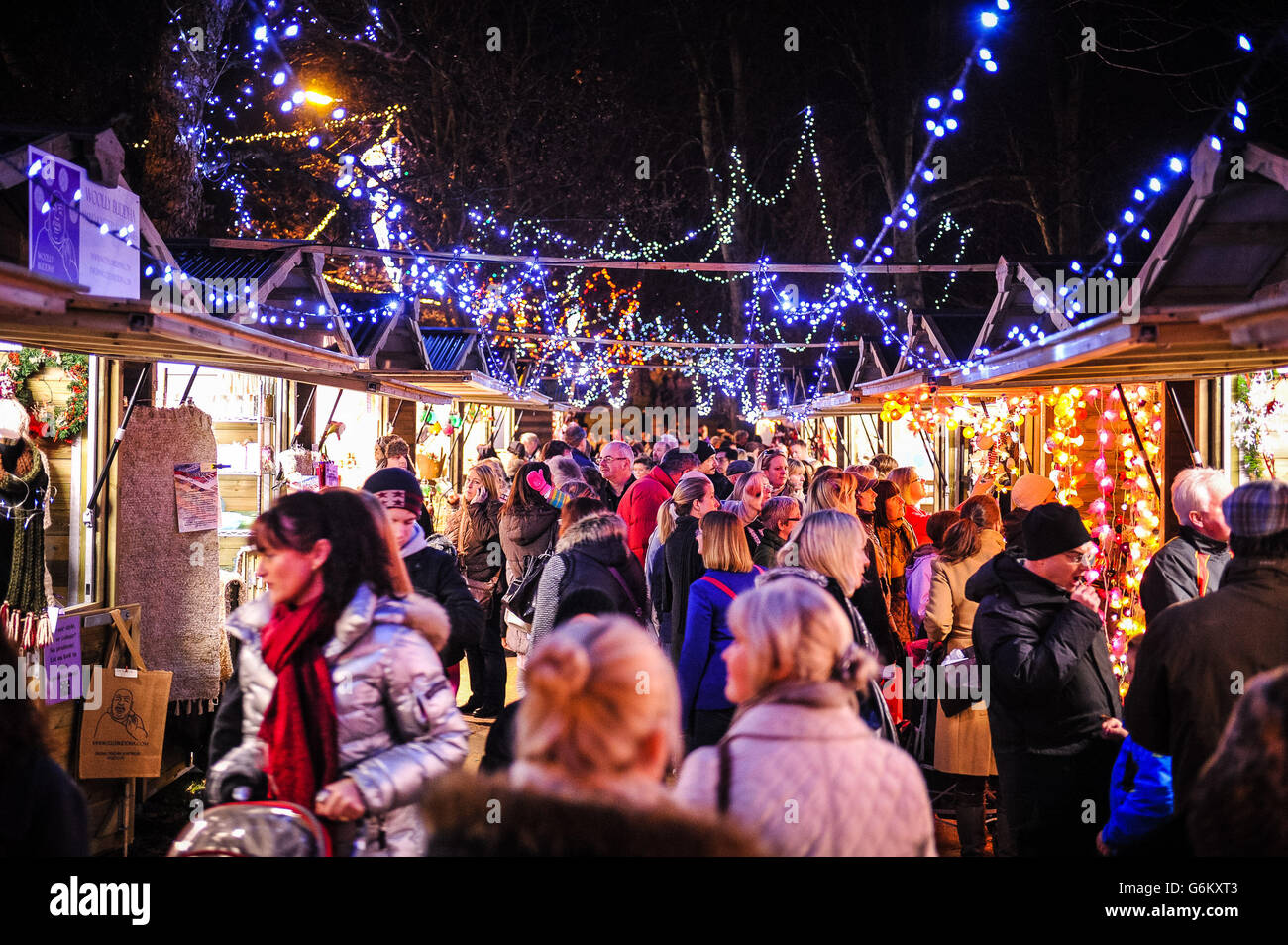 Shoppers harrogate christmas market on stray hi-res stock photography ...