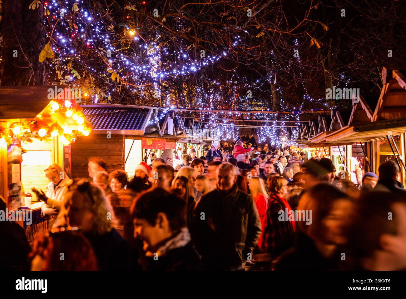 Shoppers at harrogate christmas market on the stray hi-res stock ...