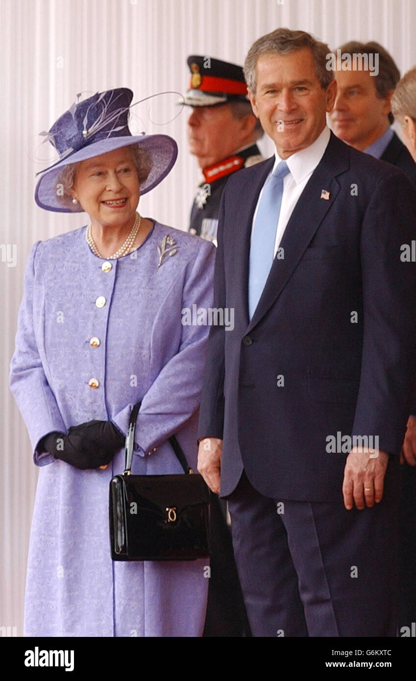 Queen with George Bush Stock Photo - Alamy