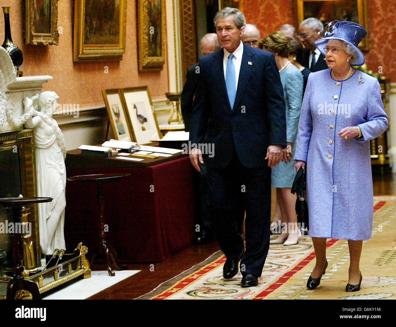 Queen george bush speech hi-res stock photography and images - Alamy