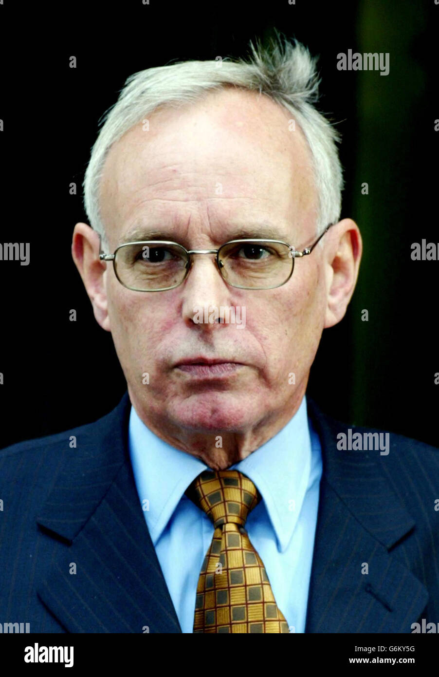James mckillop leaves old bailey hi-res stock photography and images ...