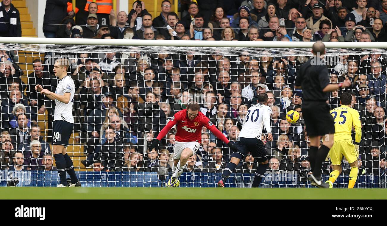 Tottenham hotspur away game hi-res stock photography and images - Alamy