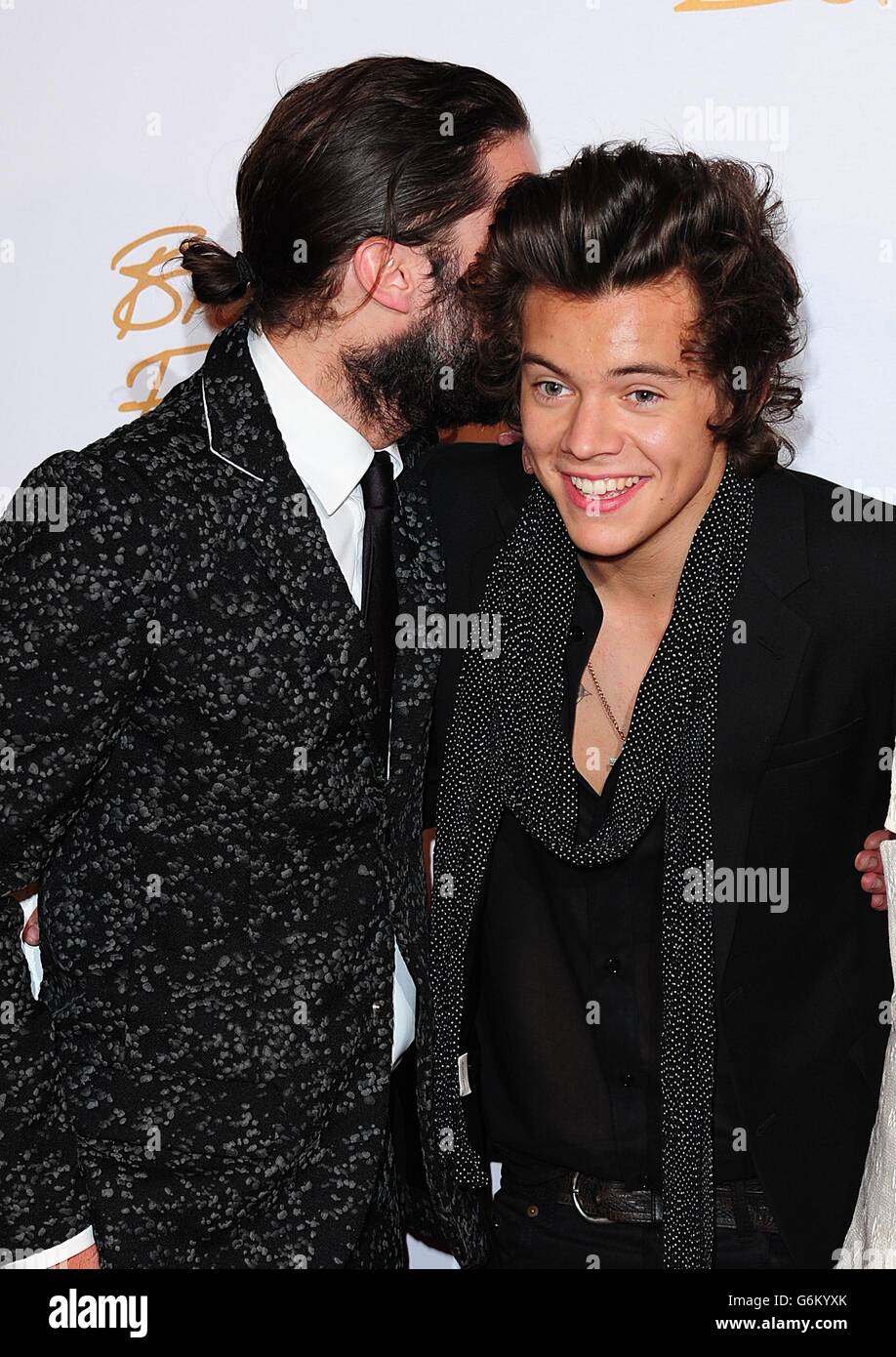 Jack Guinness and Harry Styles with the award for British Style, during ...