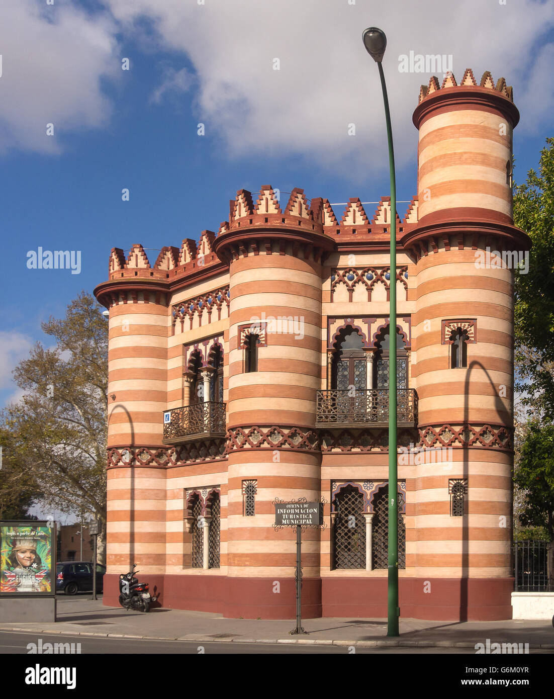 Spanish building architecture hi-res stock photography and images - Alamy