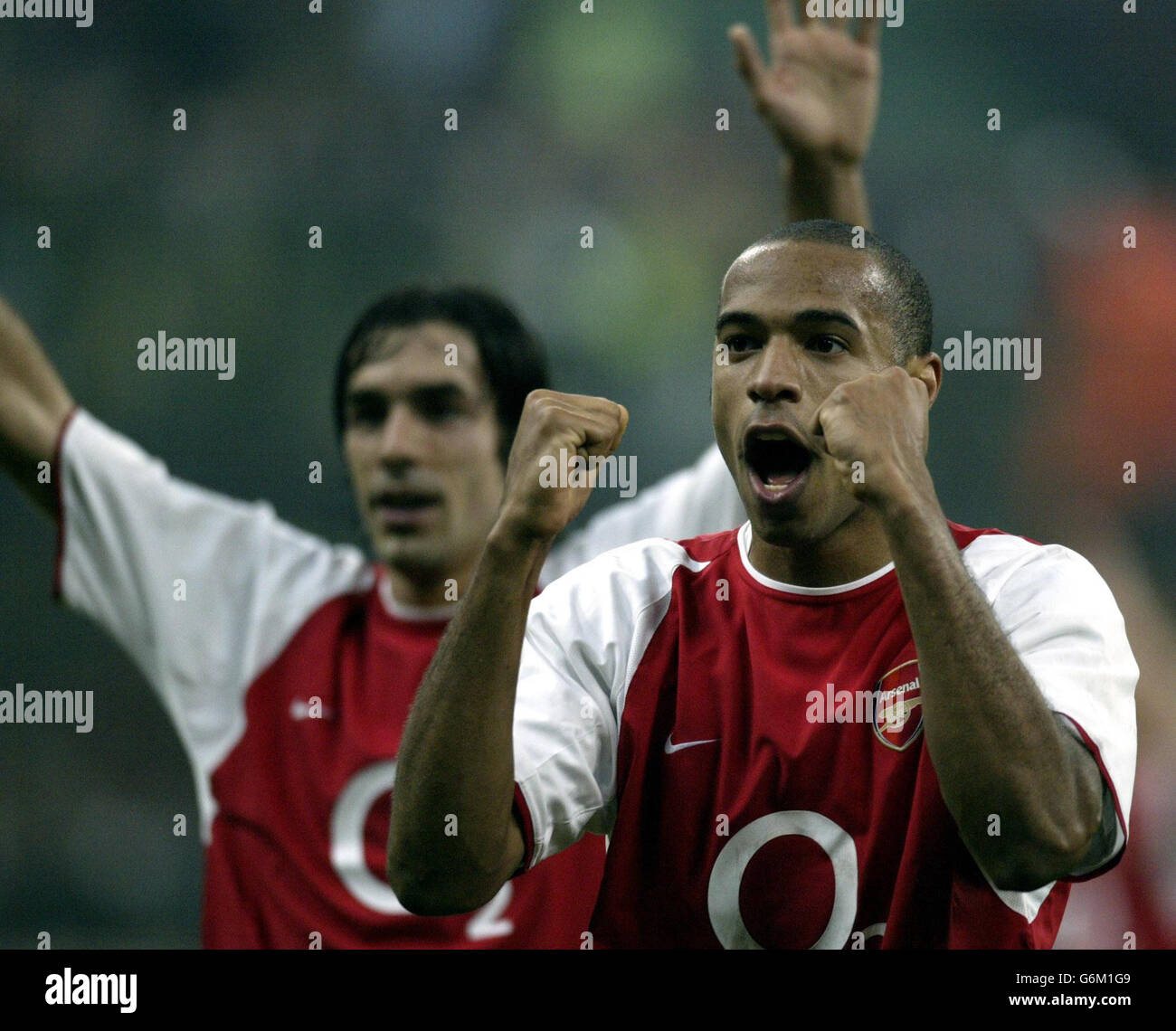 Sport football celebrating thierry henry hi-res stock photography and ...
