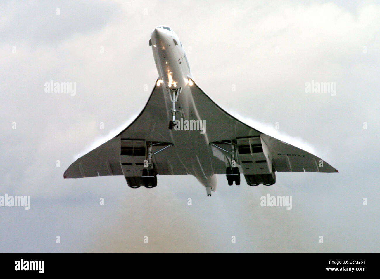 A British Airways Concorde takes off for the last time from London's ...