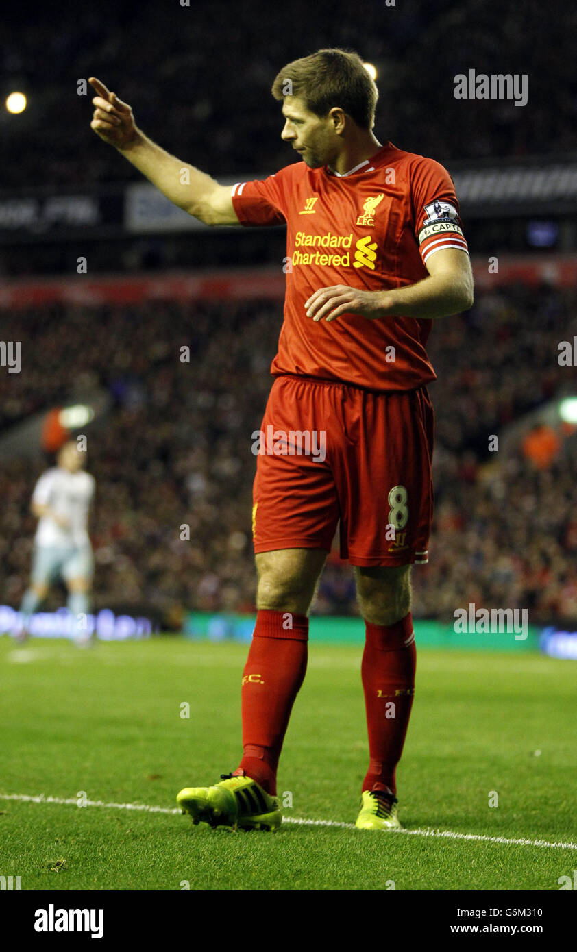 Liverpool's Steven Gerrard pulls up with an injury during the Barclays ...