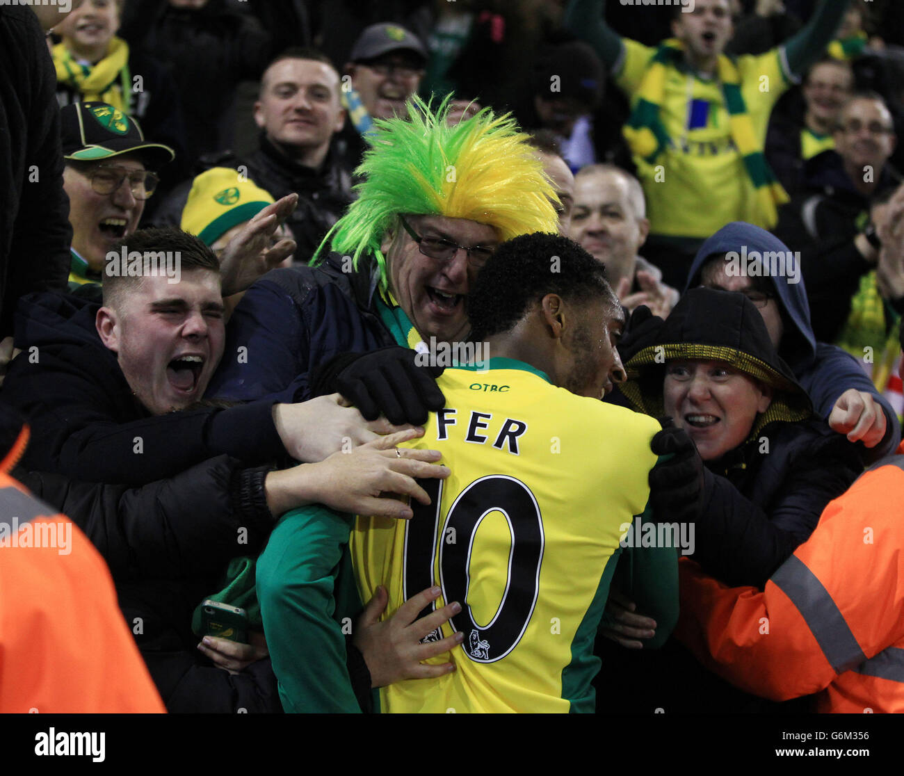 Norwich citys fans hi-res stock photography and images - Alamy