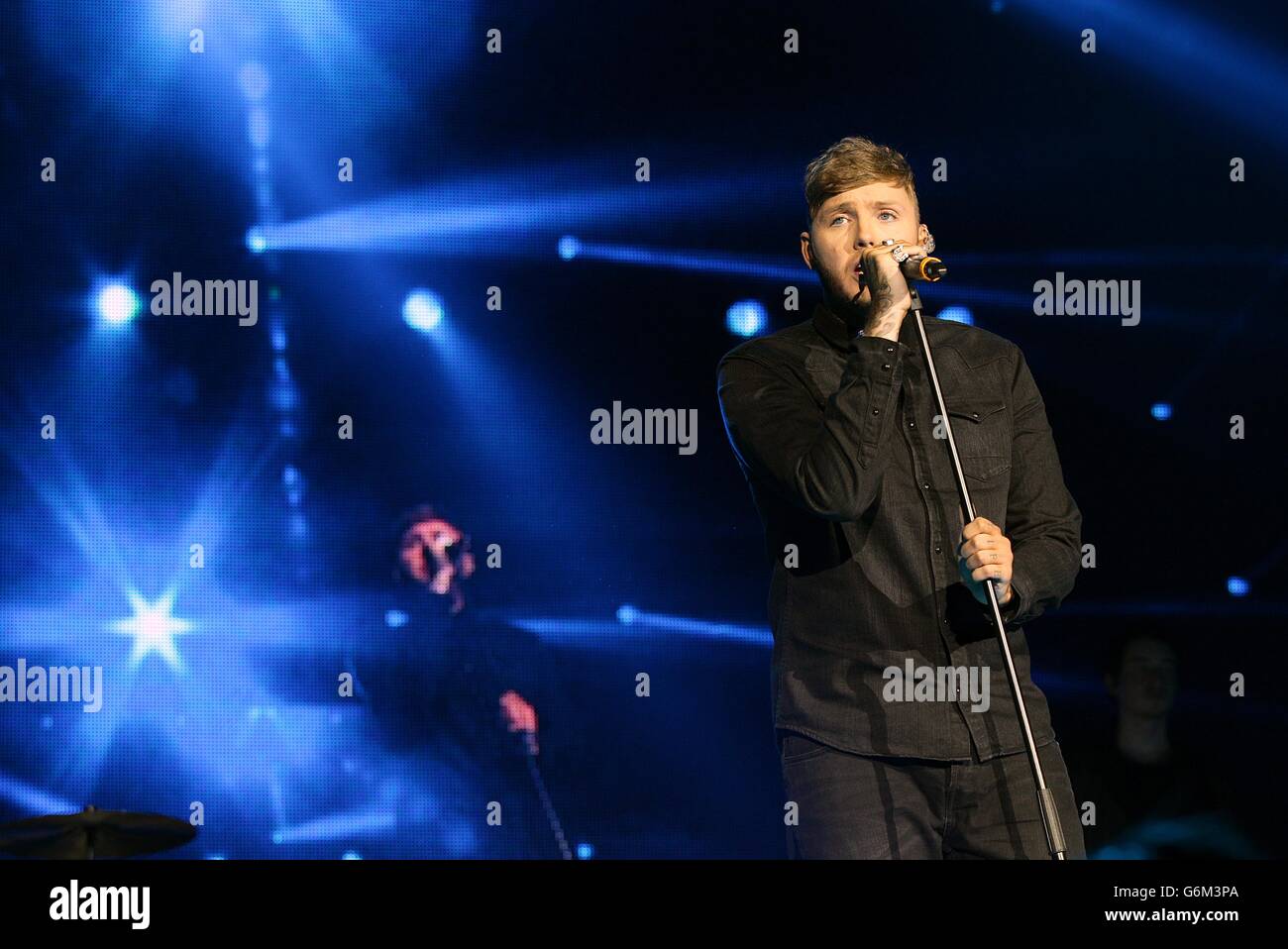 James arthur 2013 hi-res stock photography and images - Alamy