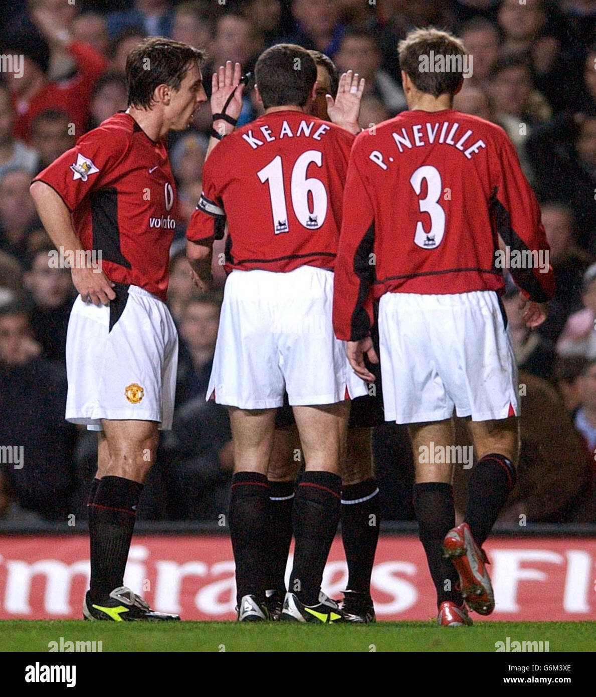 Football arguing roy keane hi-res stock photography and images - Alamy