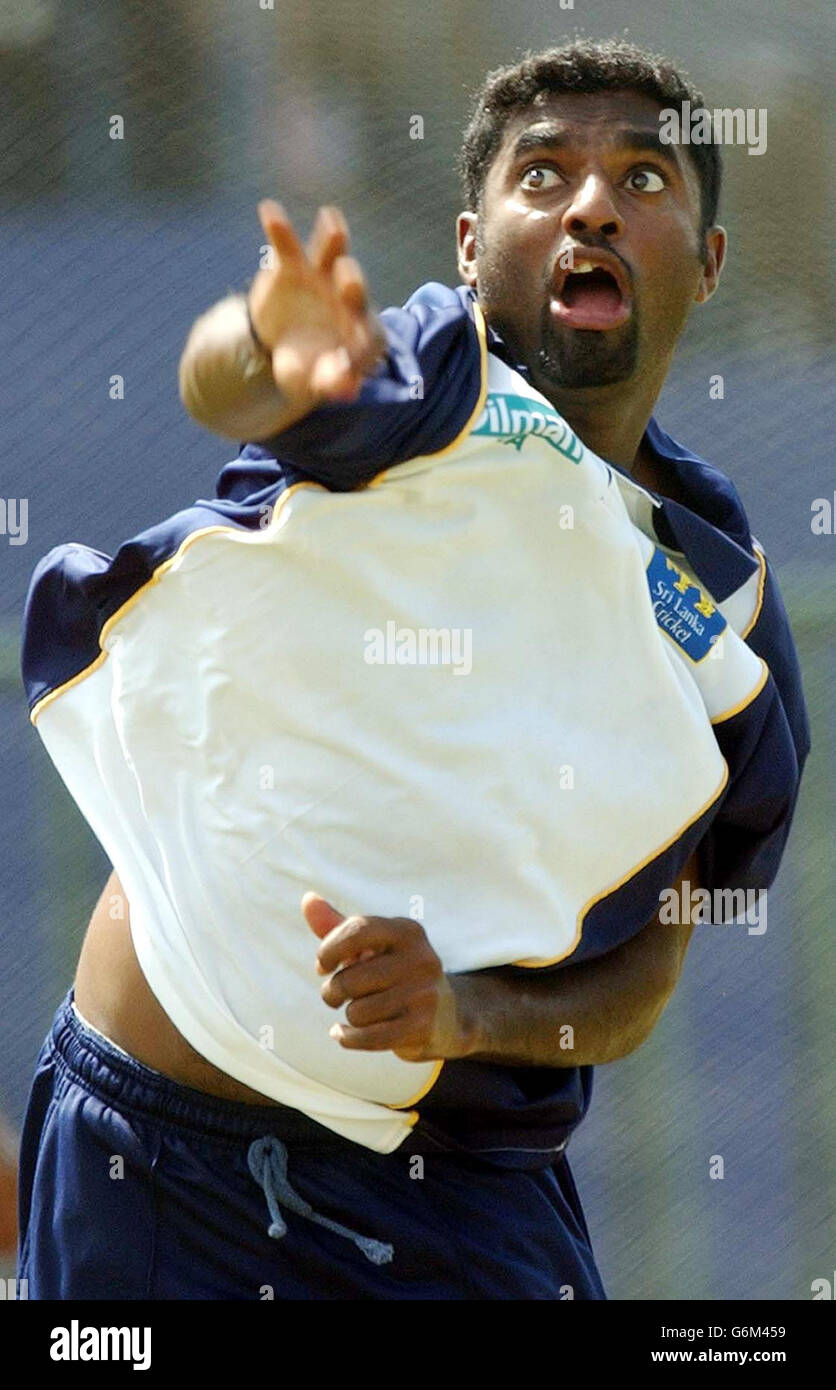 Muttiah Muraltharan Training Stock Photo - Alamy