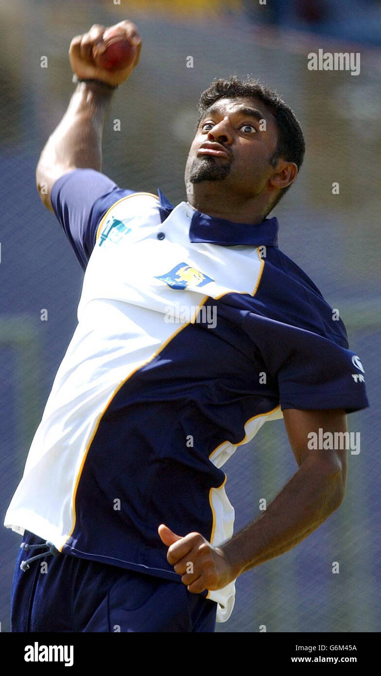Muttiah Muraltharan Training Stock Photo - Alamy