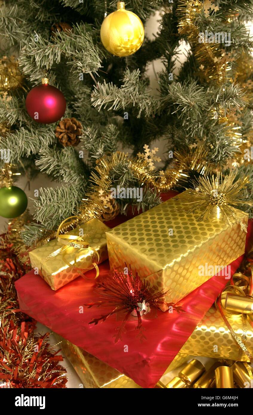 Christmas Presents. Christmas presents under the tree Stock Photo - Alamy
