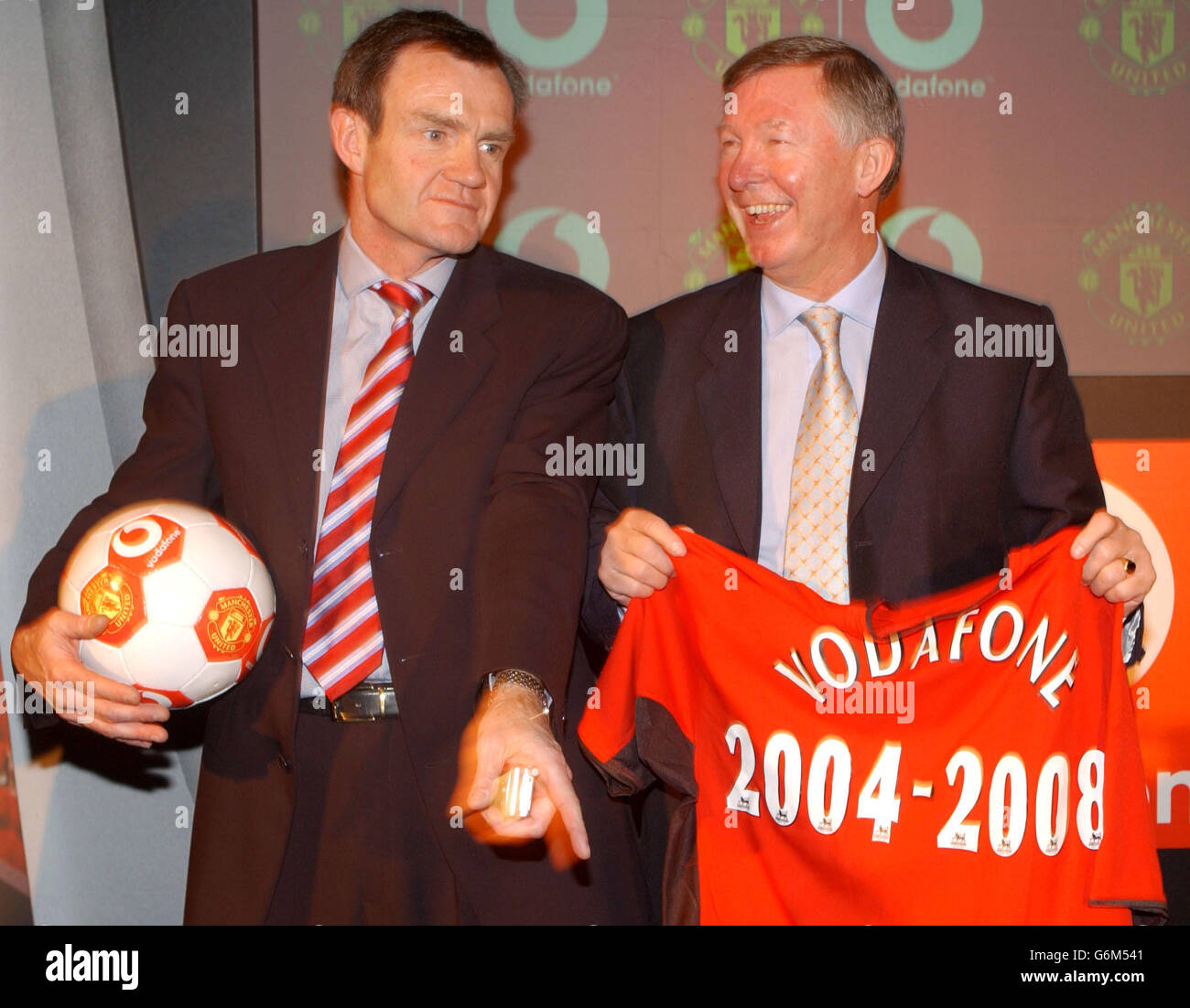 Vodafone sponsorship hi-res stock photography and images - Alamy