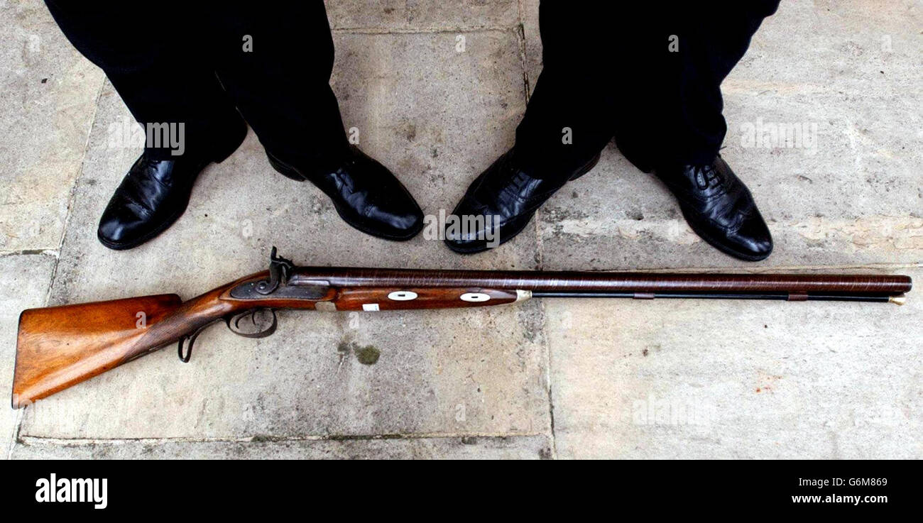 Benjamin Caunt's 16-bore Shotgun Stock Photo - Alamy