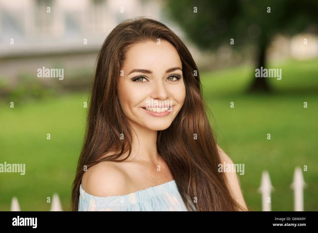 Beautiful smiling woman Stock Photo - Alamy