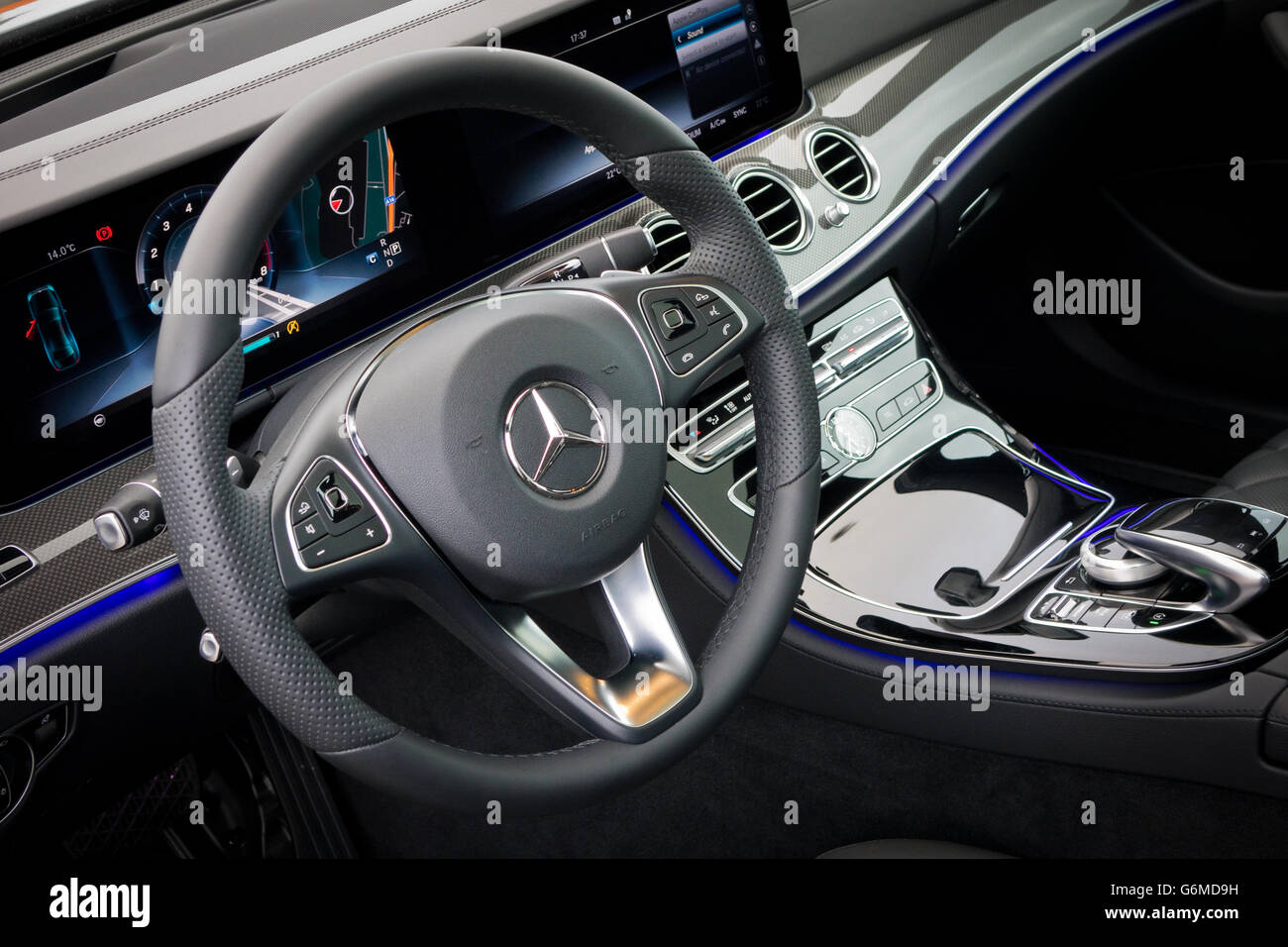 Portuguesa, March 3, 2016 : Mercedes-Benz E-Class 2016 Interior on ...
