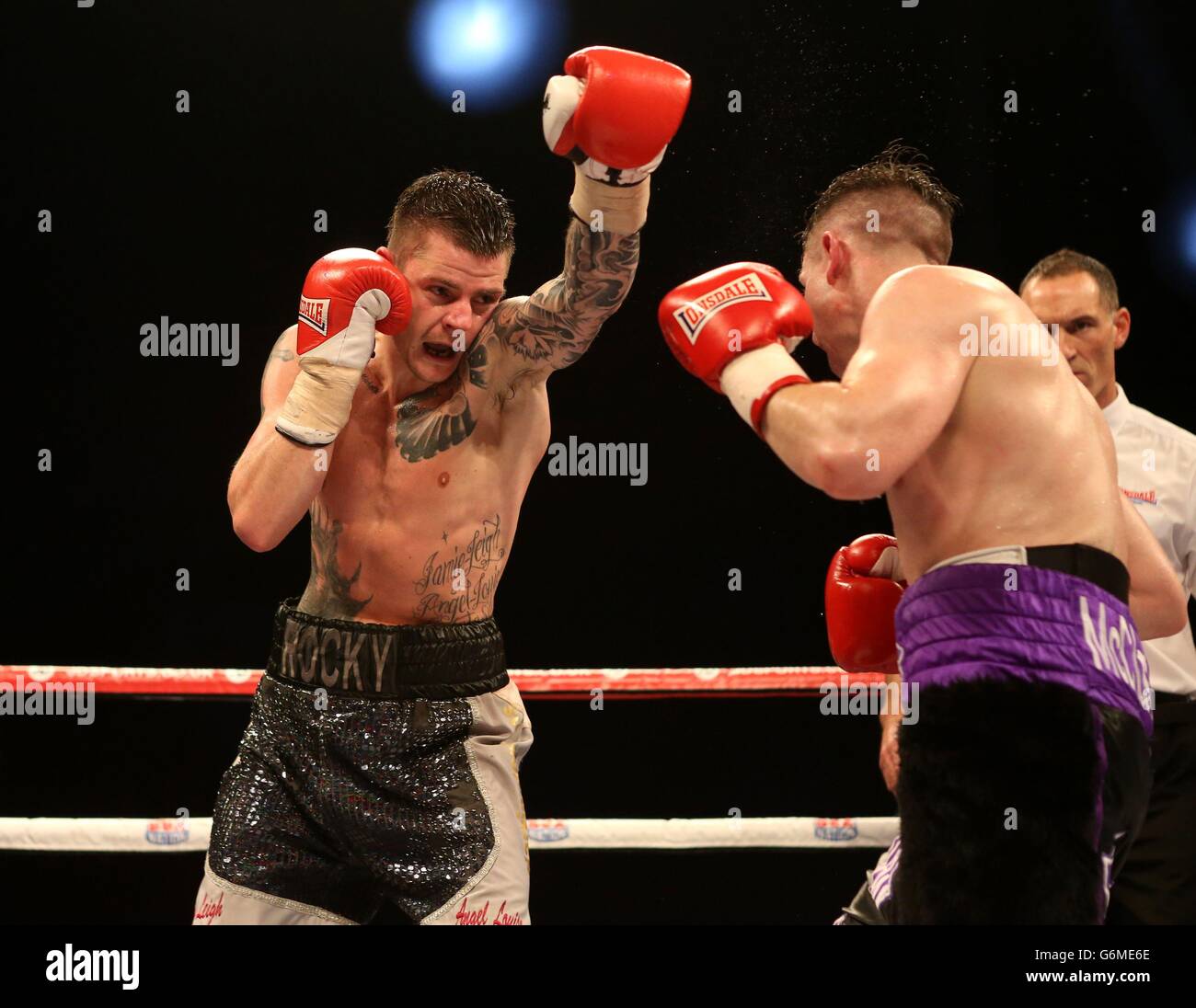 Boxing - First Direct Arena - Leeds Stock Photo - Alamy
