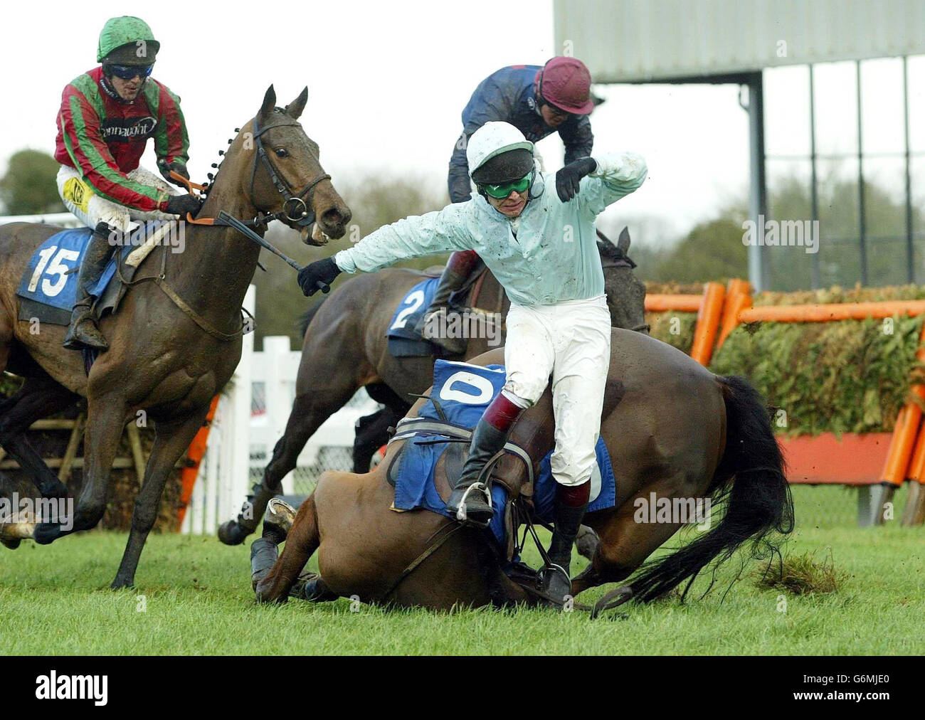 Jockey falling hi-res stock photography and images - Alamy