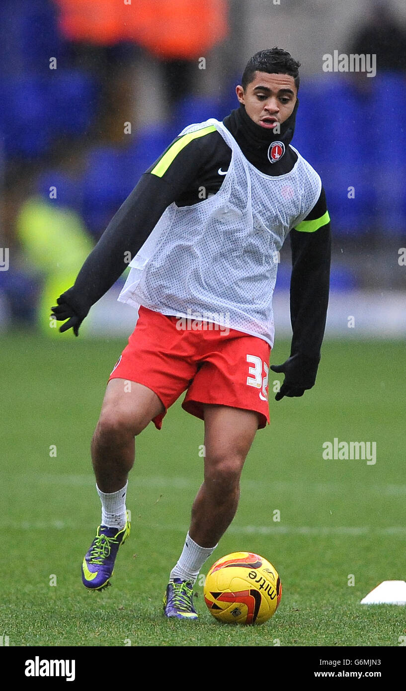 Charlton athletics cameron stewart during warm up hi-res stock ...