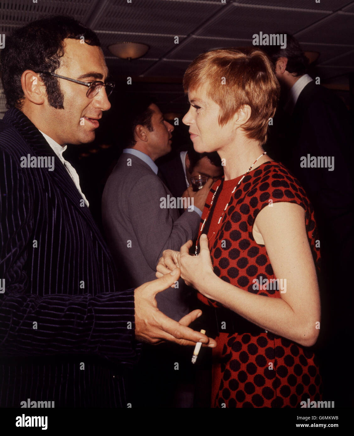 Film oliver 1968 hi-res stock photography and images - Alamy