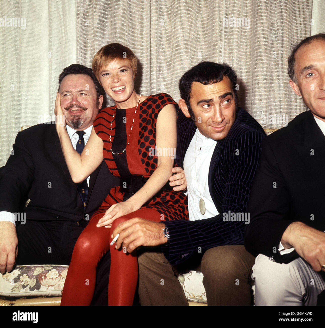 Oliver 1968 shani wallis hi-res stock photography and images - Alamy