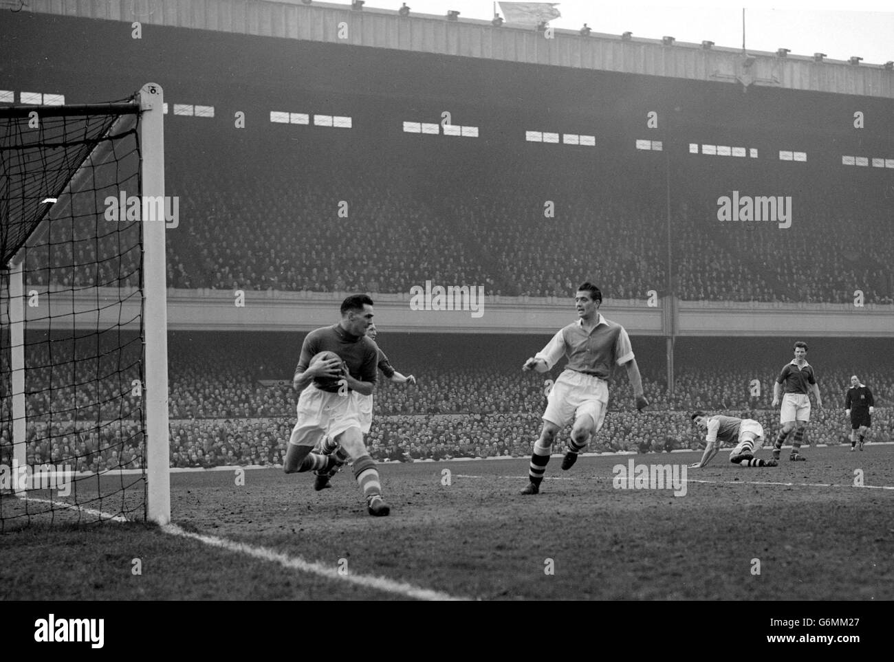 Inside the london eye Black and White Stock Photos & Images - Alamy