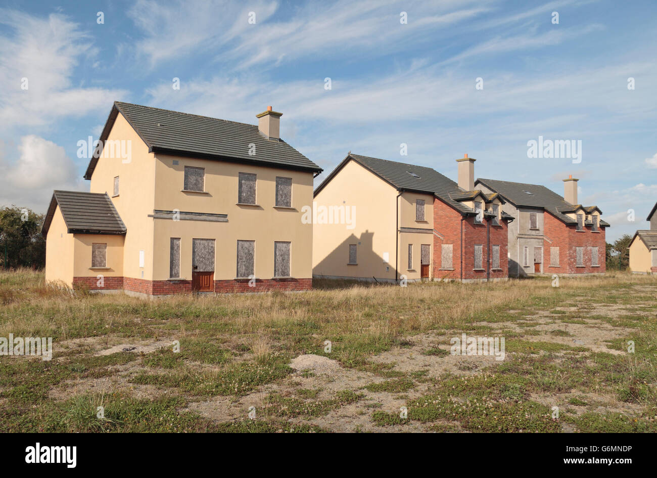 Boarded up houses hi-res stock photography and images - Alamy