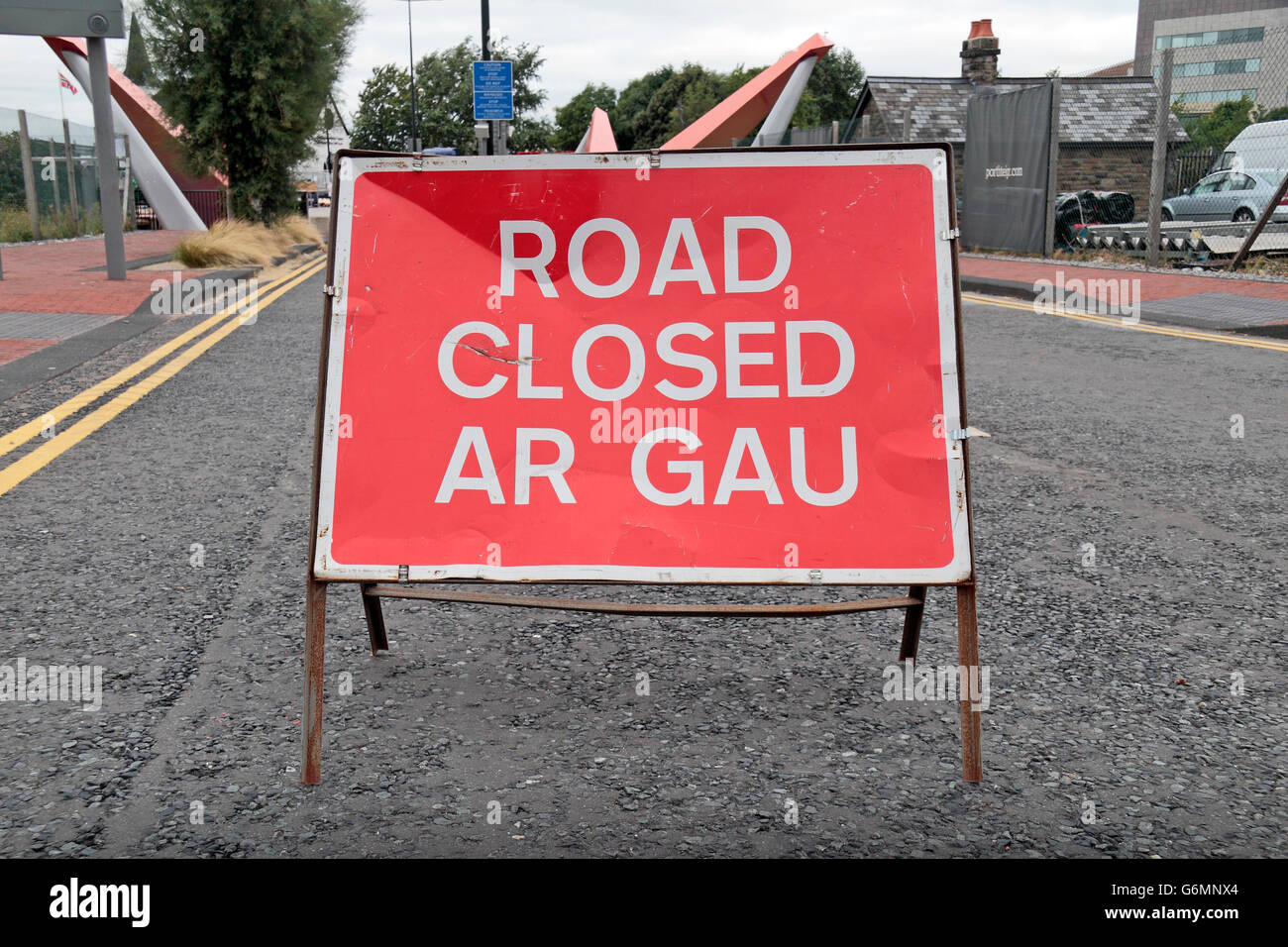 Multi lingual warning sign hi-res stock photography and images - Alamy