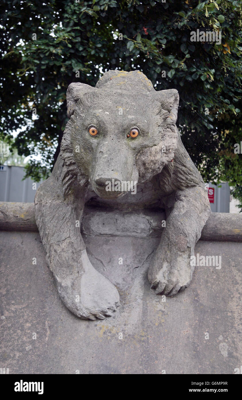 The Bear, one of the original 9 by Thomas Nicholls on the Animal Wall ...