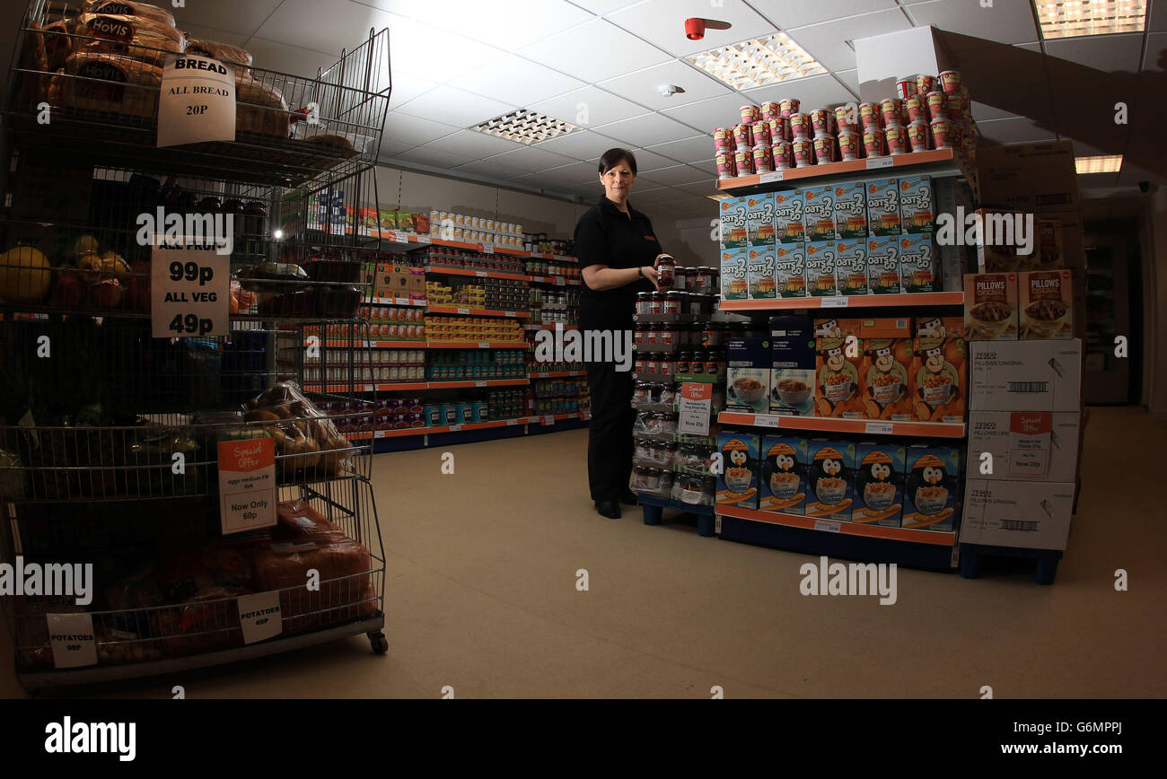 Sarah dunwell community shop hi-res stock photography and images - Alamy