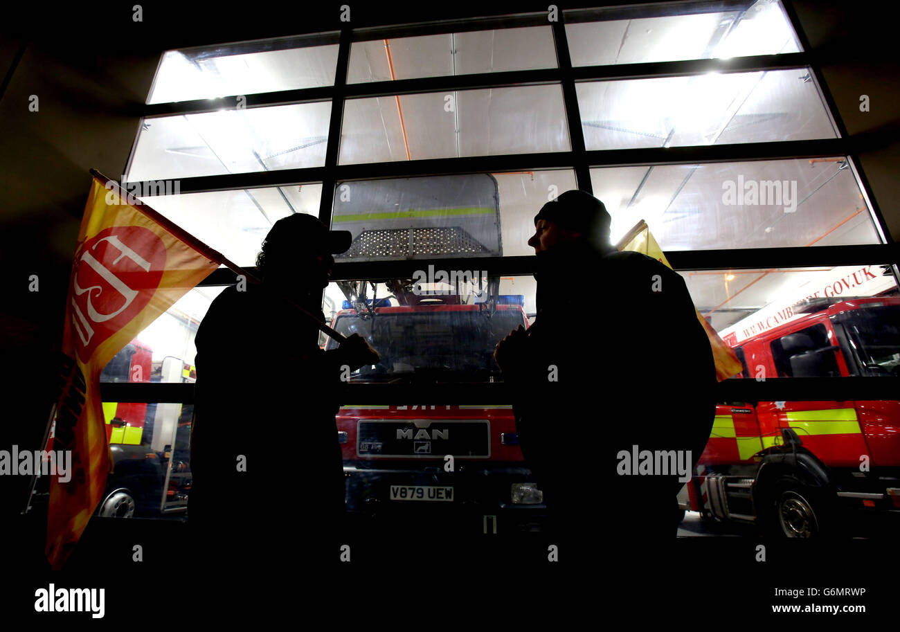 Fire station picket line hi-res stock photography and images - Alamy