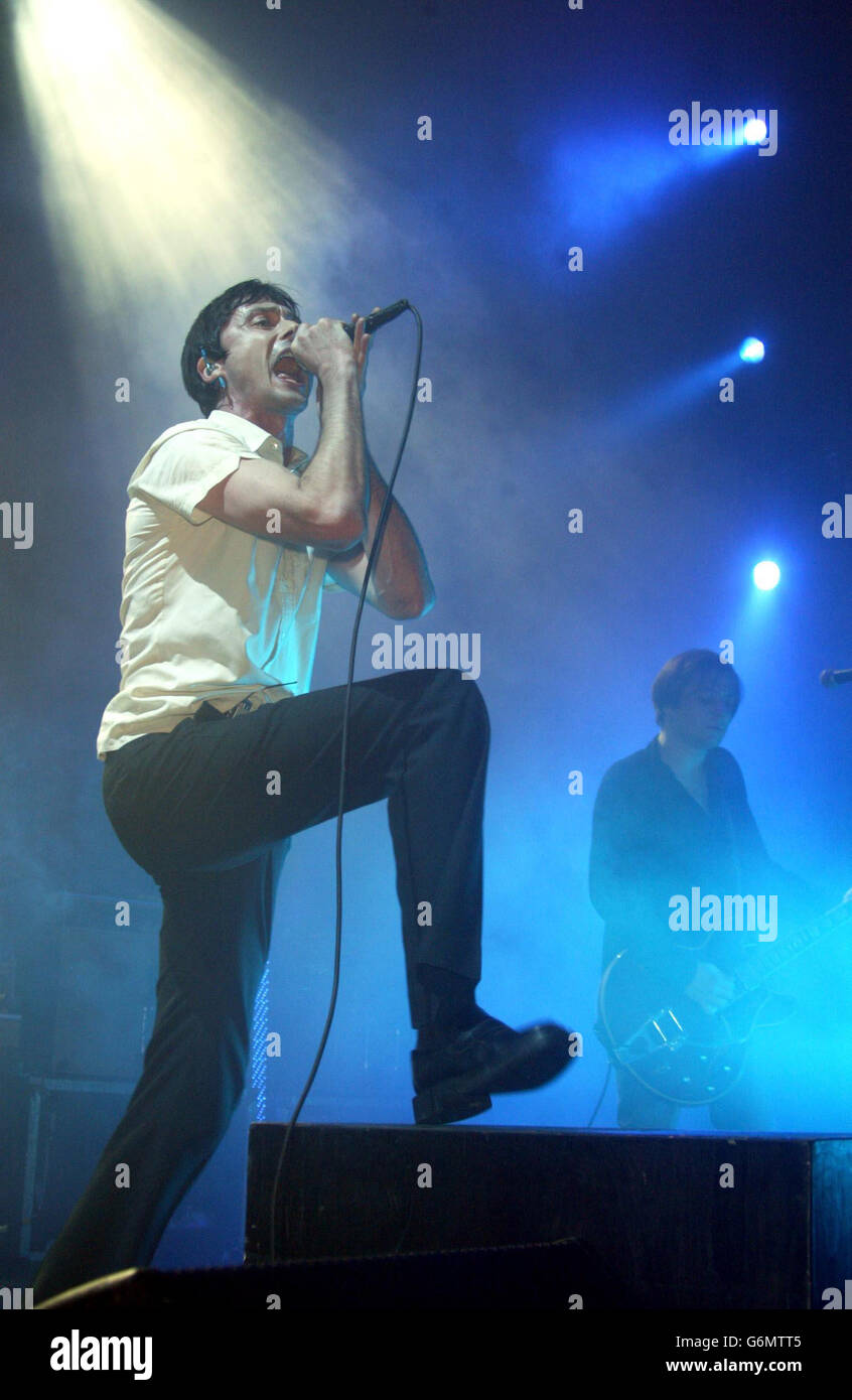 Showbiz suede concert hi-res stock photography and images - Alamy