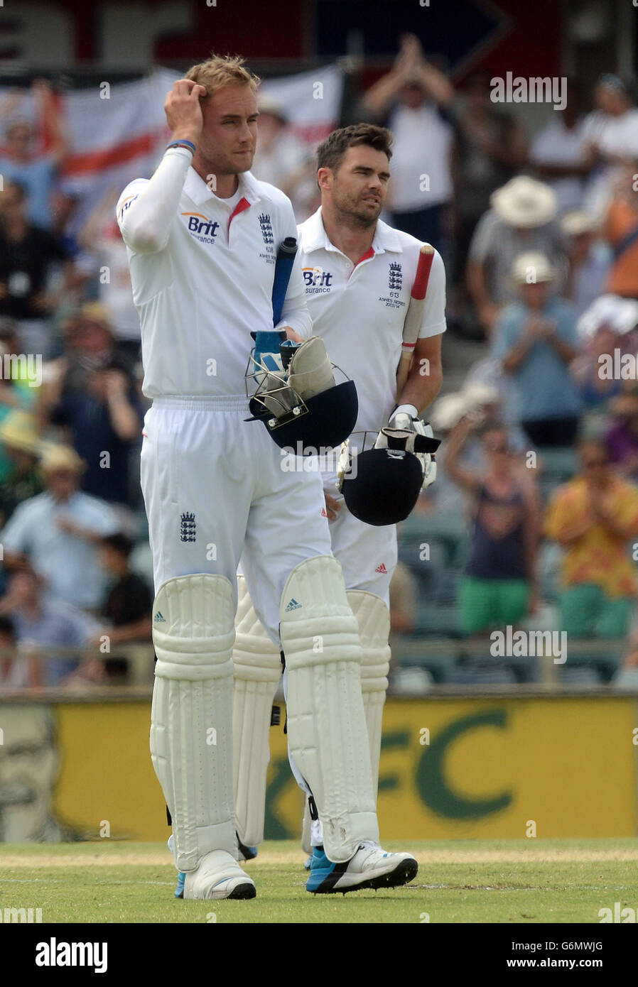 England's James Anderson (right) and Stuart Broad (left) leave the ...