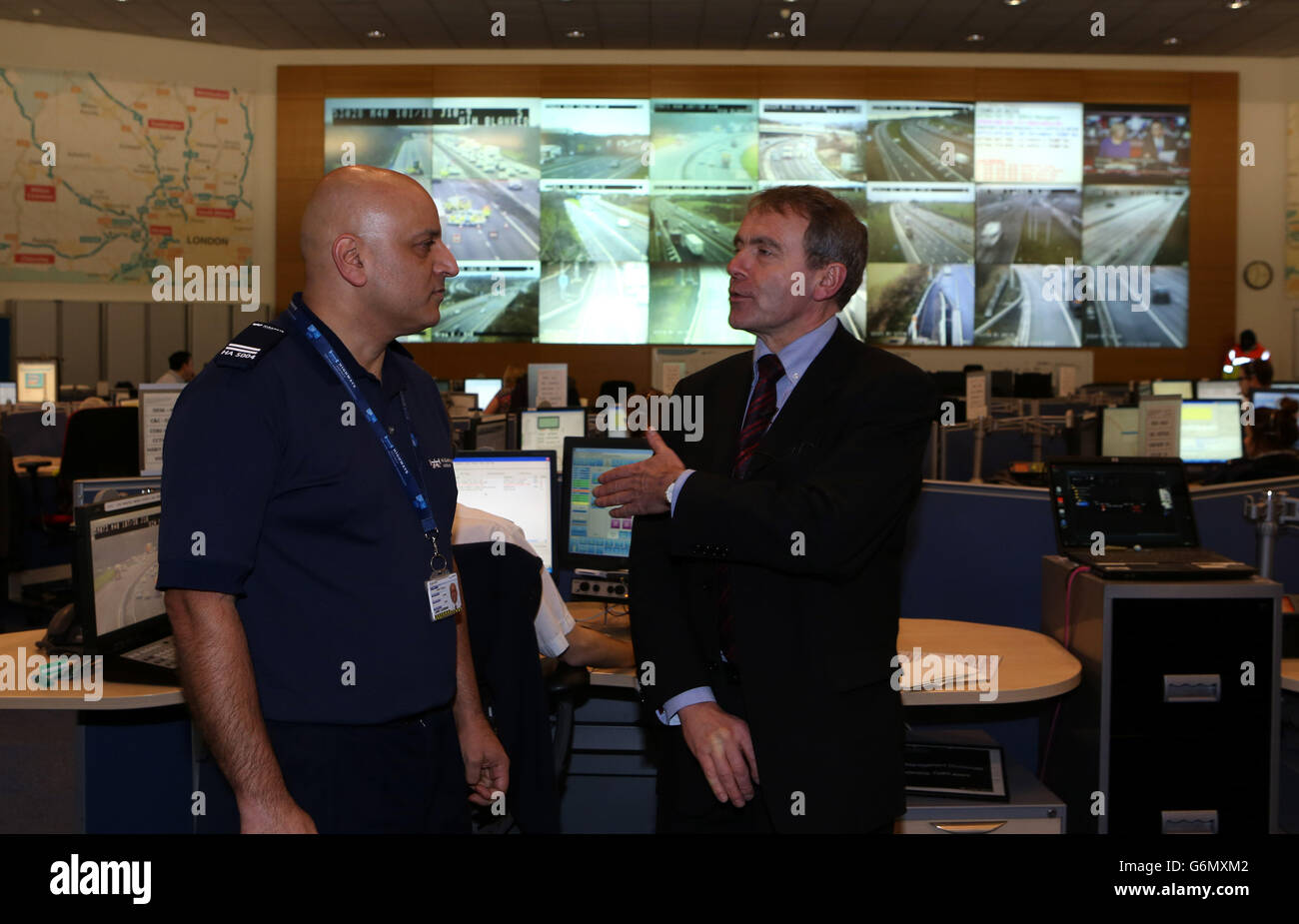 Roads Minister Robert Goodwill, speaks with Operations Managers Caner ...