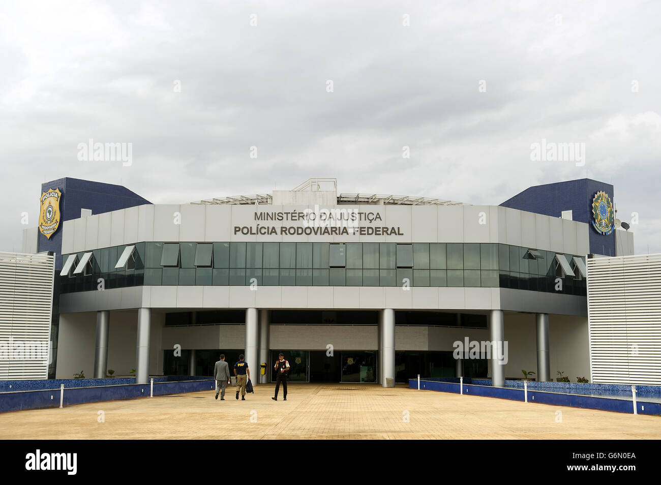 Entrance police hi-res stock photography and images - Alamy