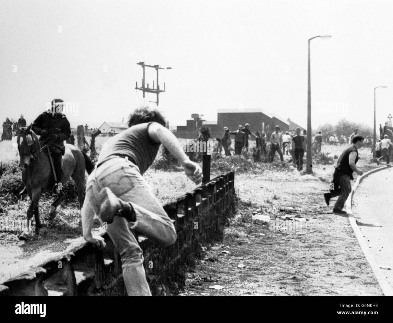Picketing fence hi-res stock photography and images - Alamy