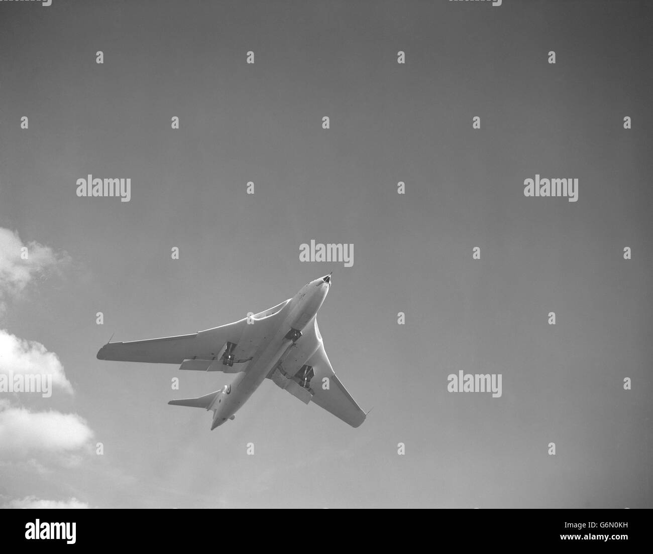 In flight at the handley page aerodrome at radlett hi-res stock ...