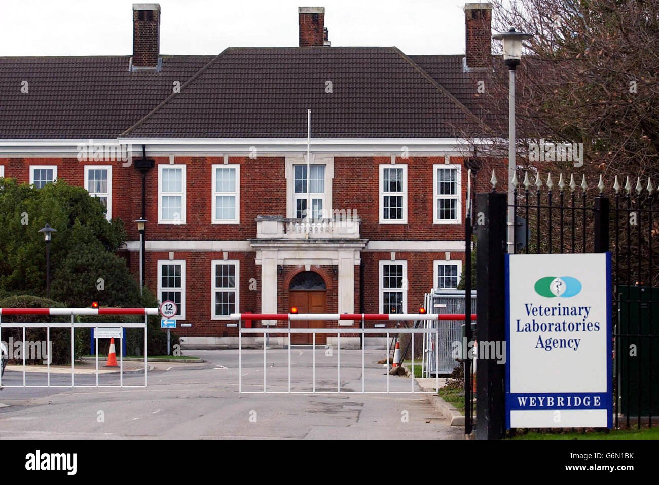 Veterinary laboratories agency hi-res stock photography and images - Alamy