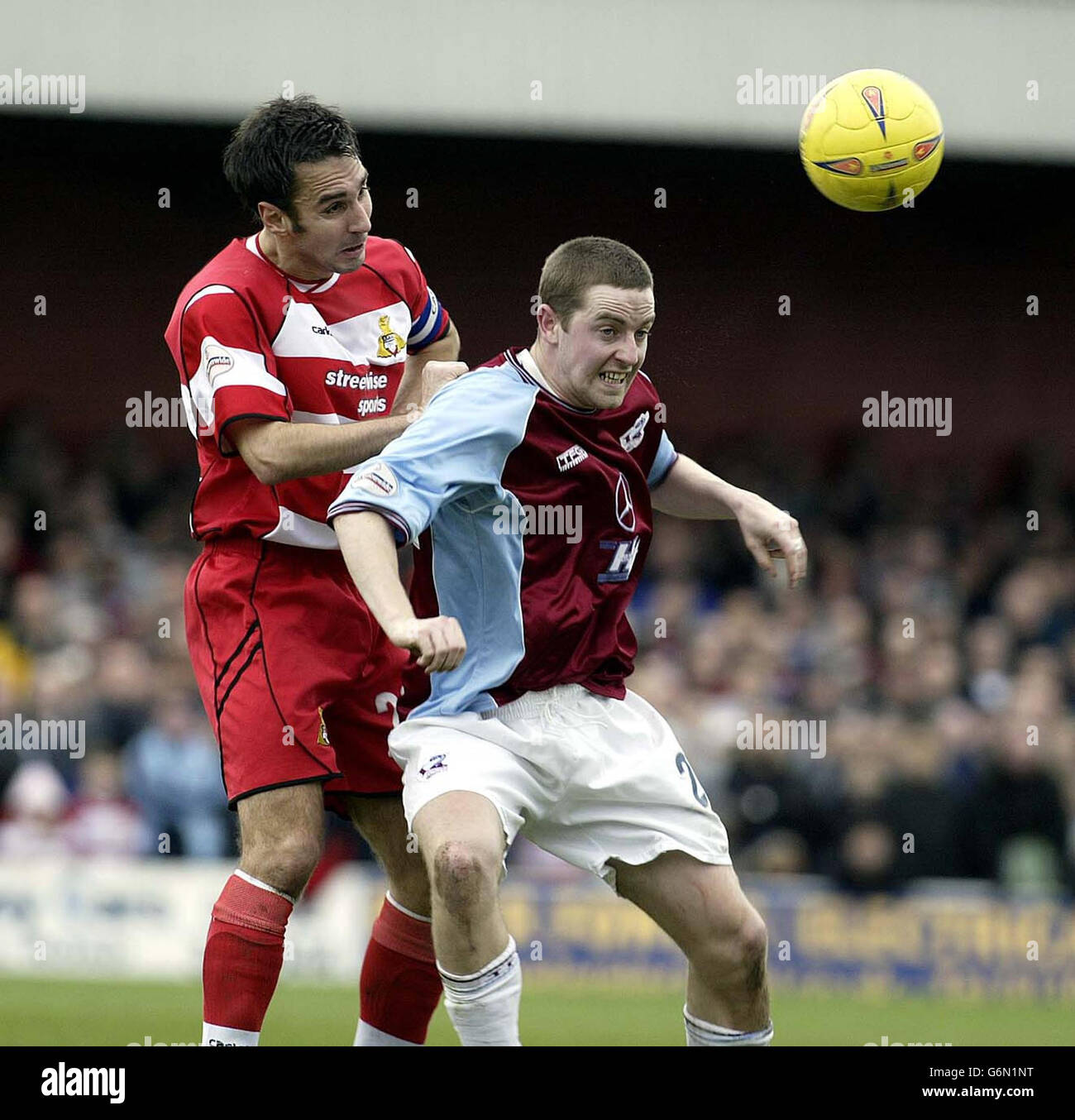 Steve foster football hi-res stock photography and images - Alamy