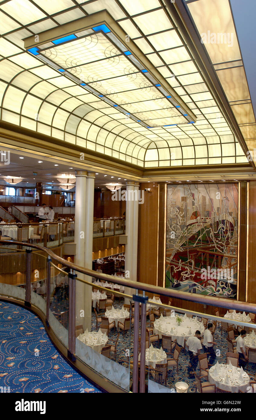 Queen Mary Cruise Interior High Resolution Stock Photography and Images ...