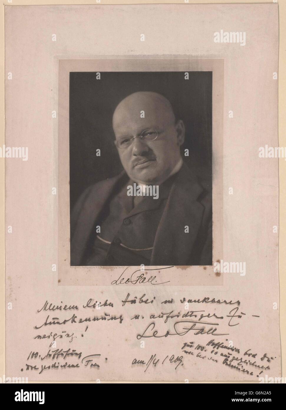 Leo personality hi-res stock photography and images - Alamy