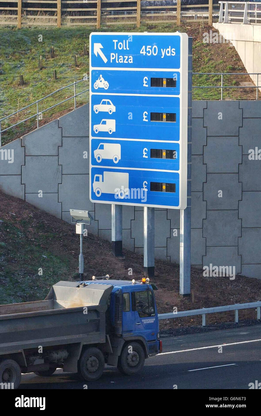 Traffic joining motorway hi-res stock photography and images - Alamy