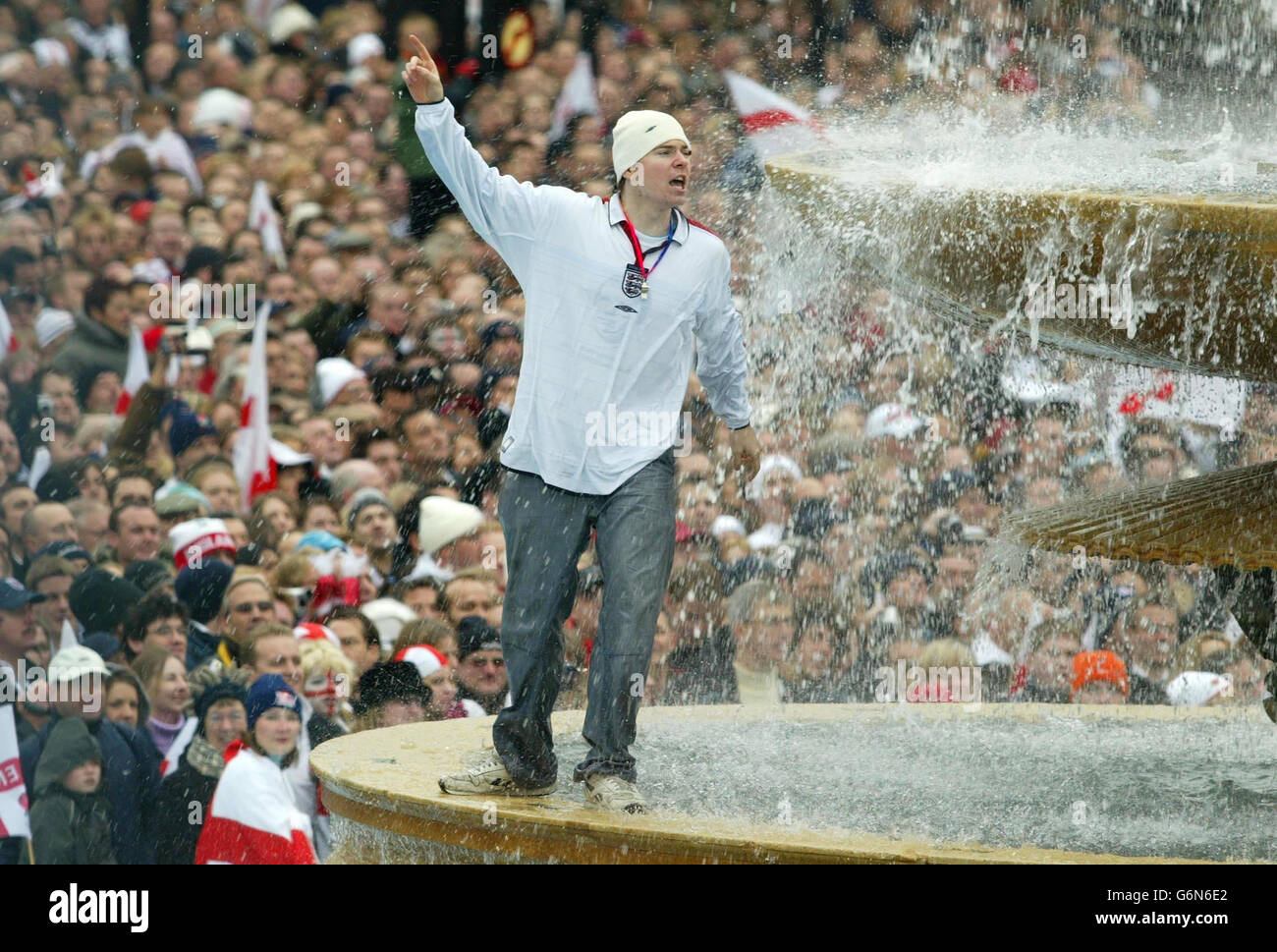 Fans gathered in Trafalgar Square, central London, as England's Rugby ...